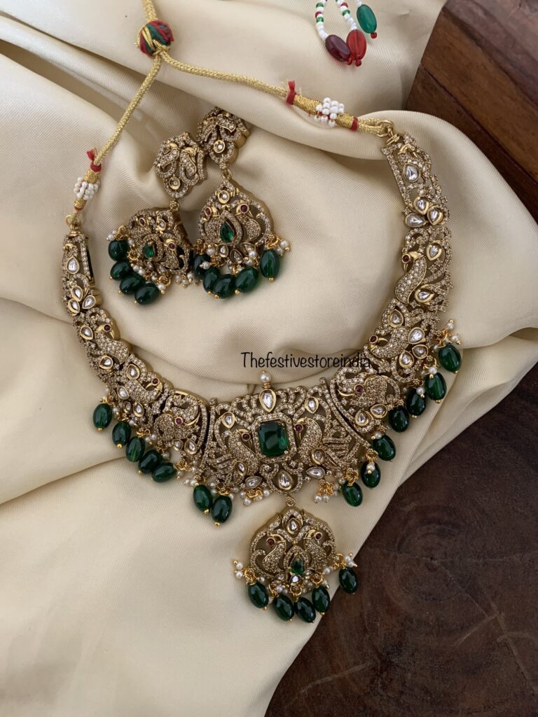 Classic green Victorian necklace set - The Festive Store