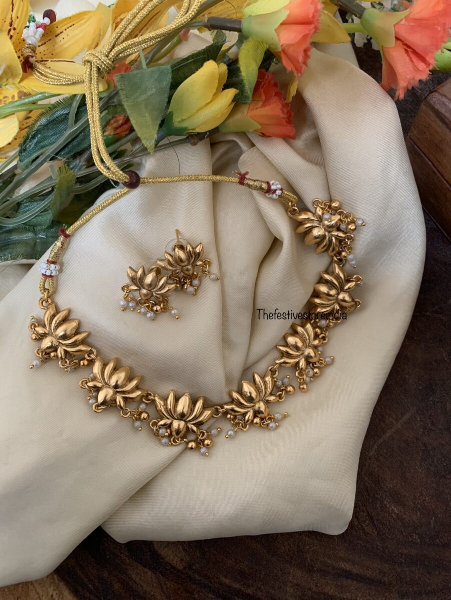 Budgeted all gold matte lotus set - The Festive Store