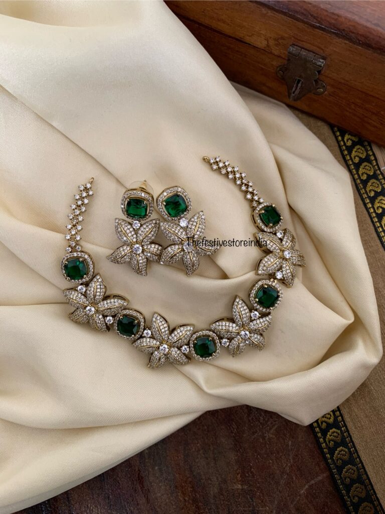 Budgeted floral EMERALD Victorian necklace set - The Festive Store