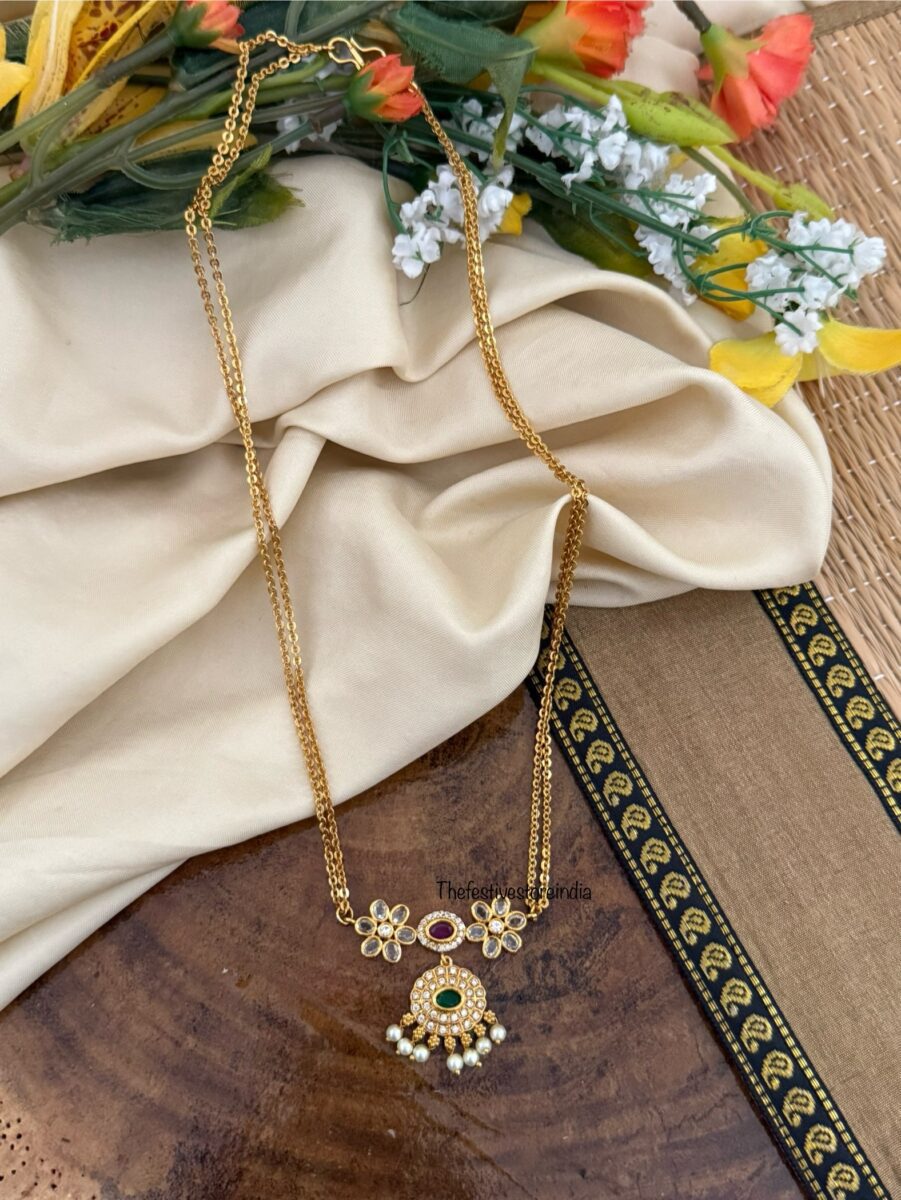 Gold look alike pendant chain - The Festive Store